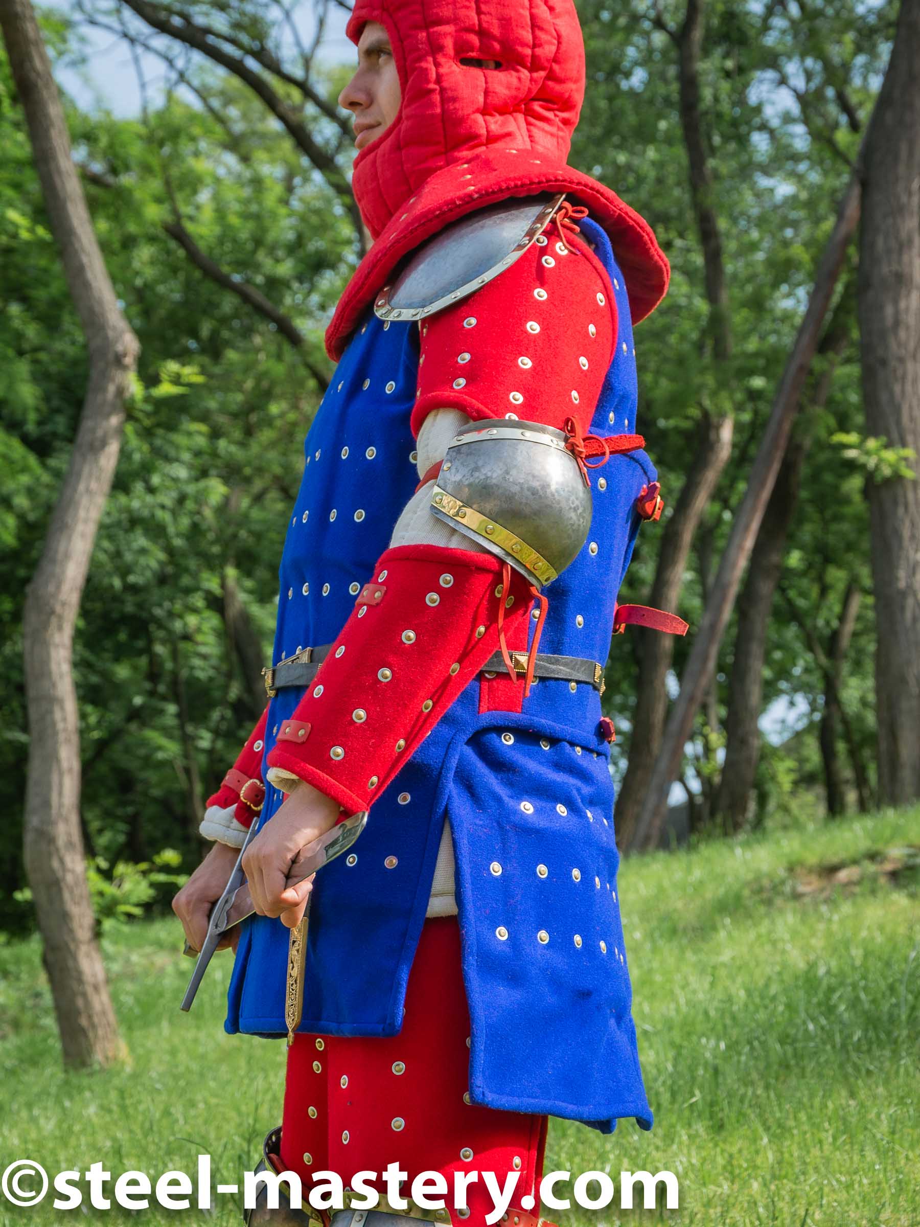 Brigandine woolen arm protection