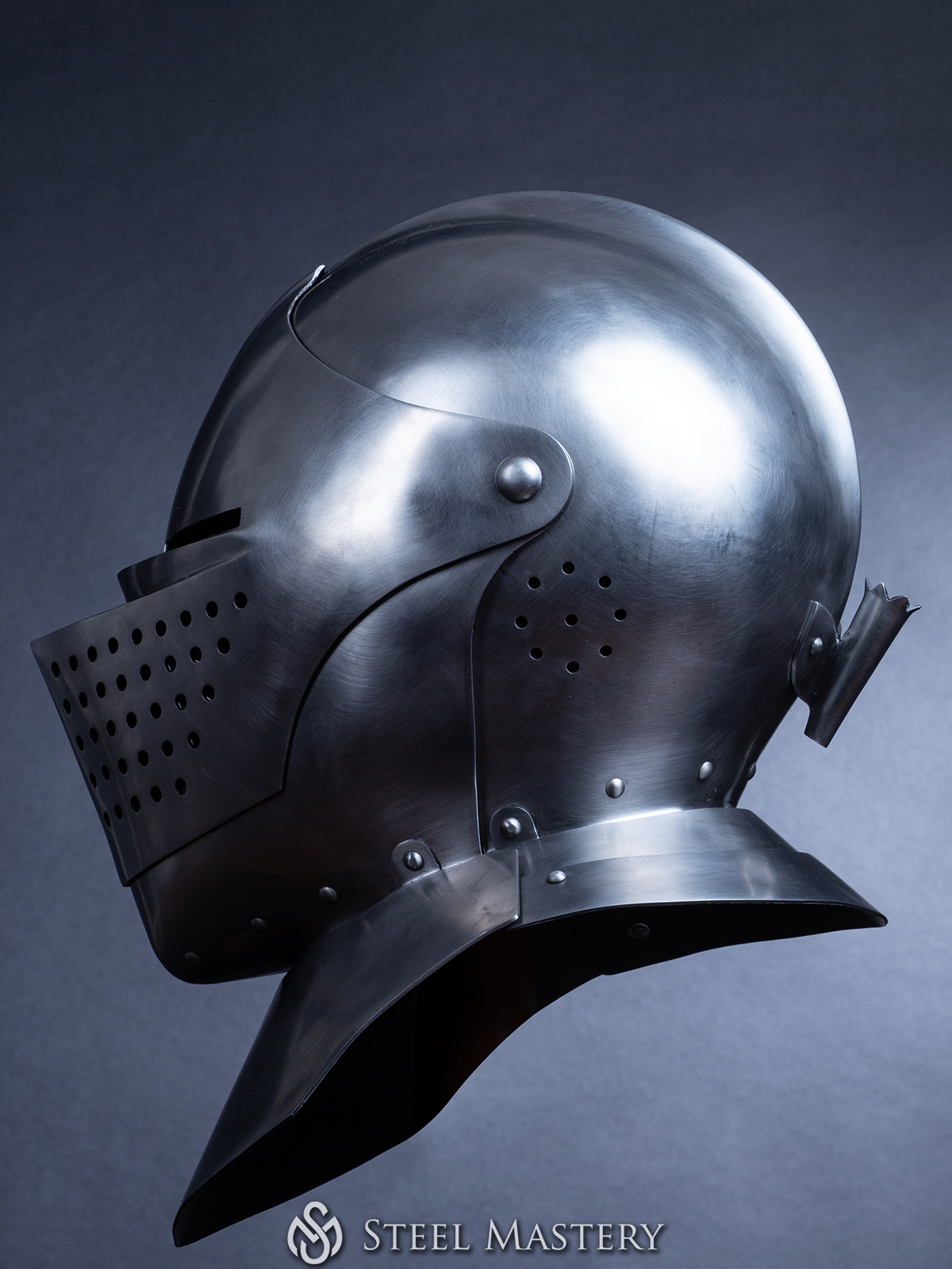 Closed face (armet) helmets Photogallery made by Steel-mastery.com