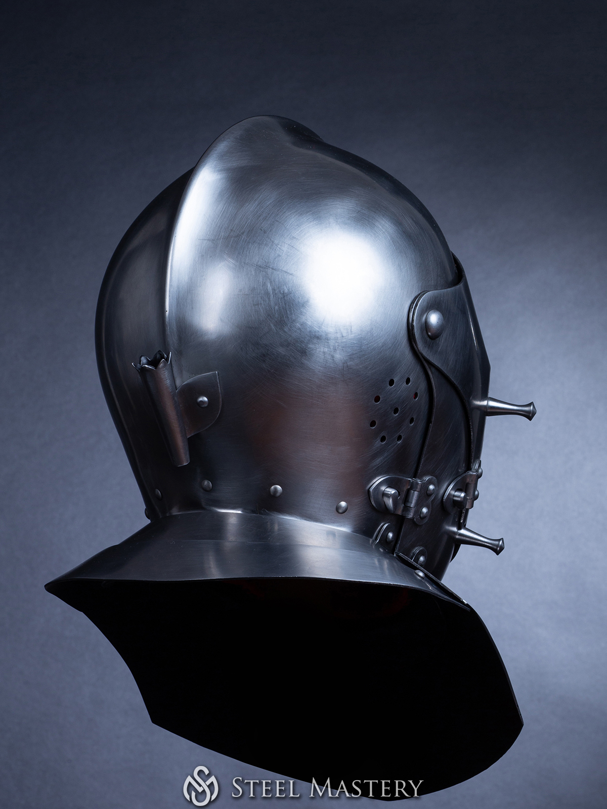 Closed face (armet) helmets Photogallery made by Steel-mastery.com