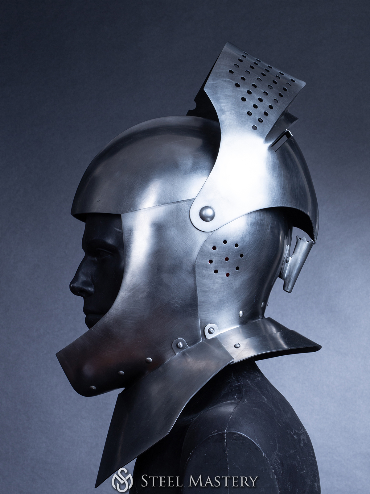 Closed face (armet) helmets Photogallery made by Steel-mastery.com