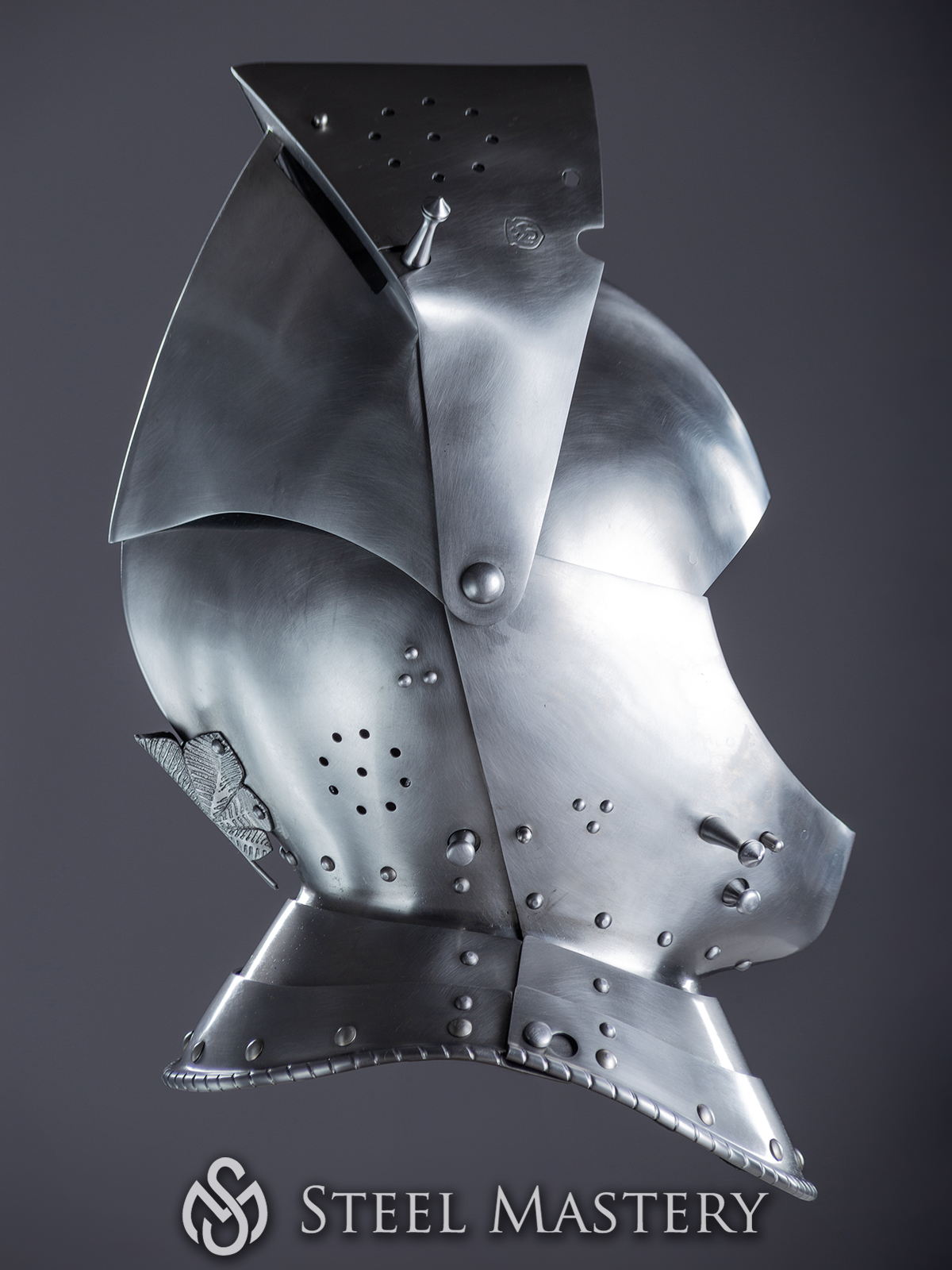 Closed face (armet) helmets Photogallery made by Steel-mastery.com